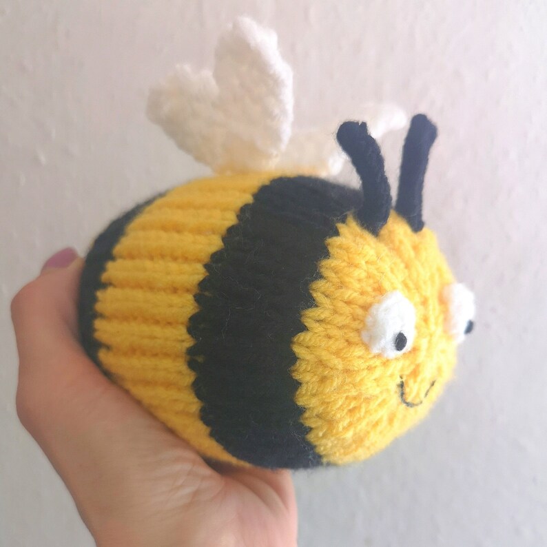 Jumbo Bee Knitting Pattern - Etsy