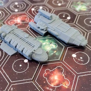 Oryx - Cargo Ship: Starship Miniature for Starfinder, A Billion Suns ...