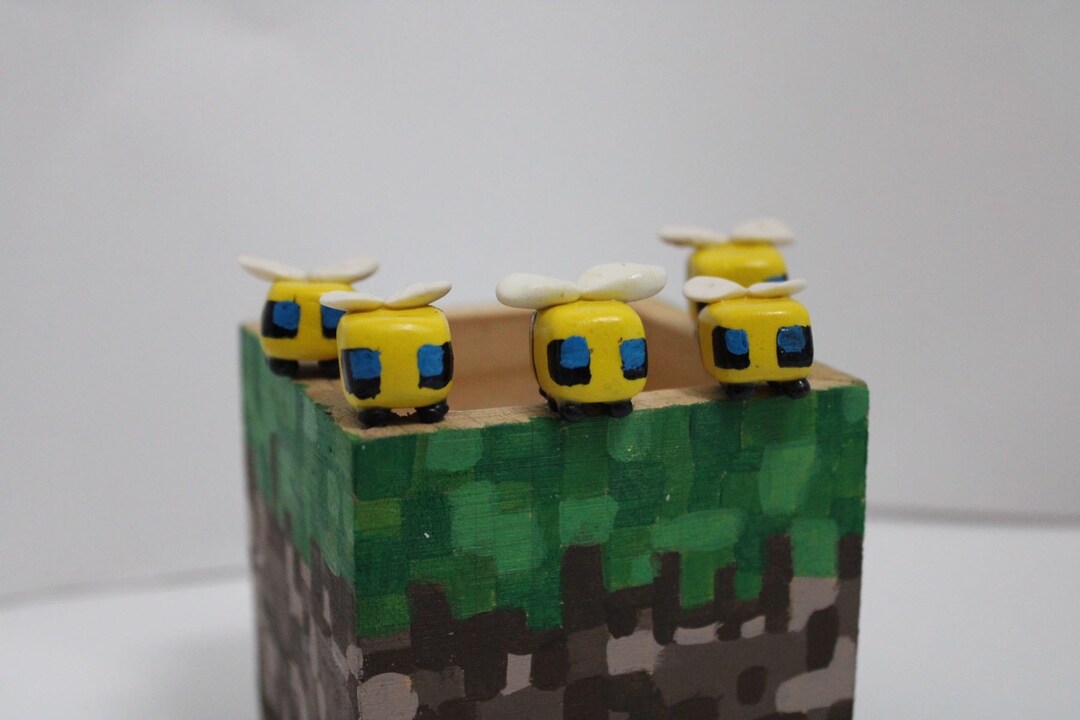 Minecraft Inspired Bees, Clay Minecraft Figurine, Minecraft Bee ...