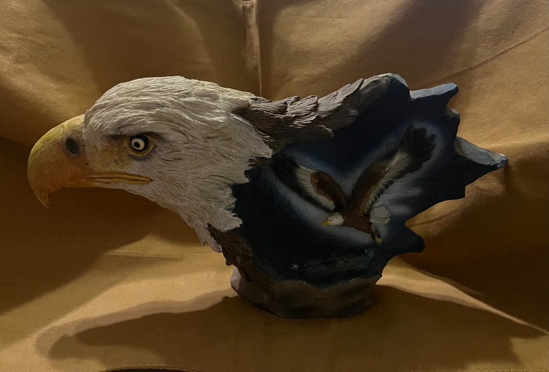 Vintage Classic Wildlife Collection Eagle With Flying Eagle Inset - Etsy