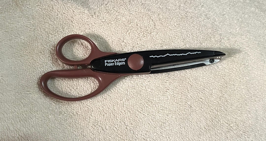 Fiskars Craft Scissors Paper Edgers, Textured Shears for Scrapbooking ...
