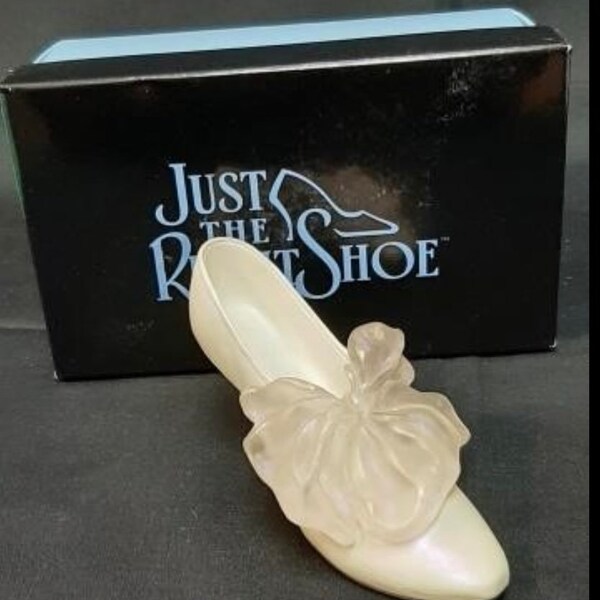 Just the Right Shoe - Etsy