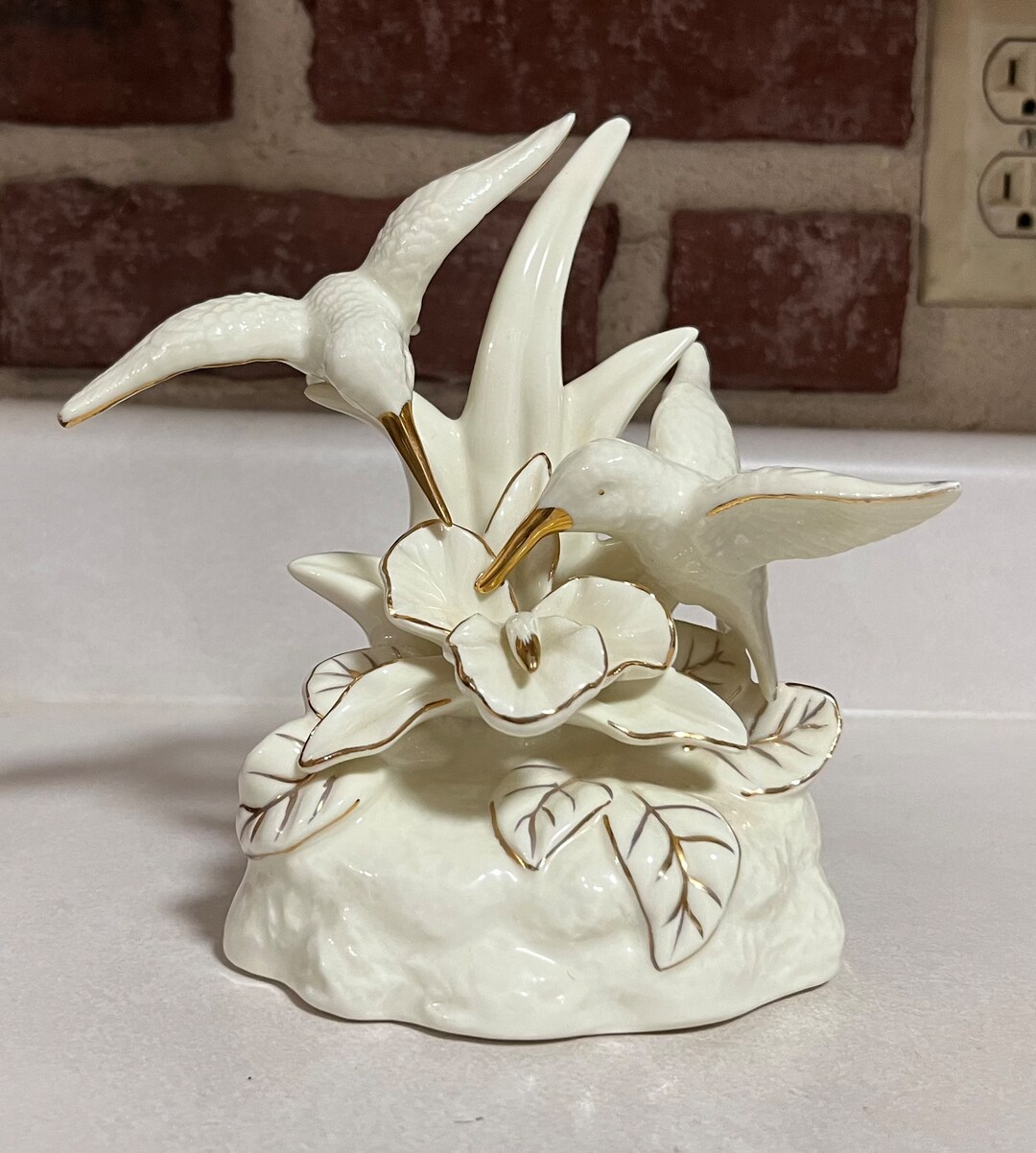 Vintage Collectible Lefton Hummingbird Music Box Figurine Plays ...