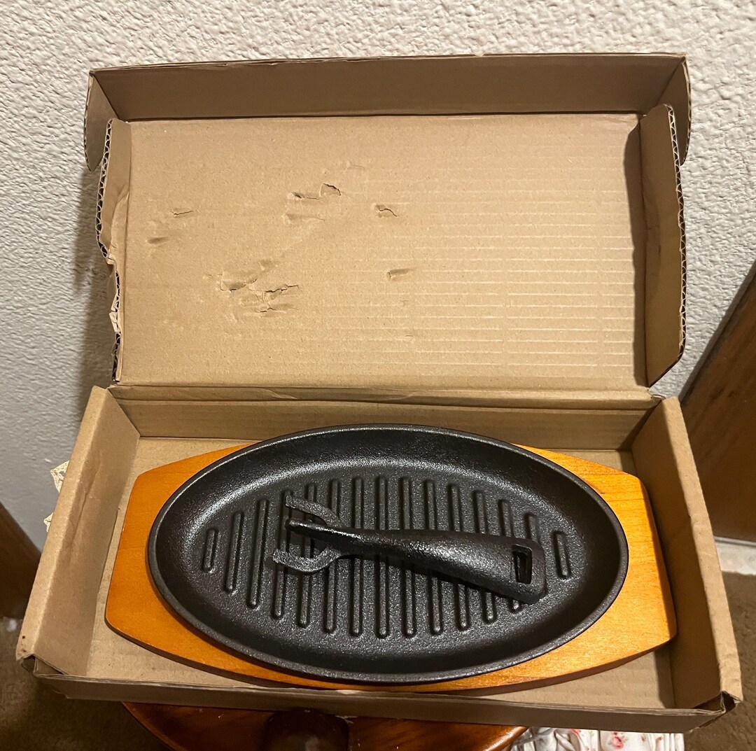Cast Iron Fajitas/steak Sizzler Pan Set With Bamboo Tray & Handle - Etsy