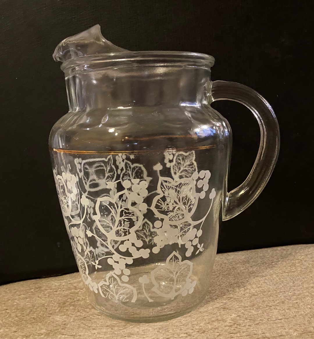 Vintage 1960s Pitcher With White Flowers and Gold Band Design - Etsy