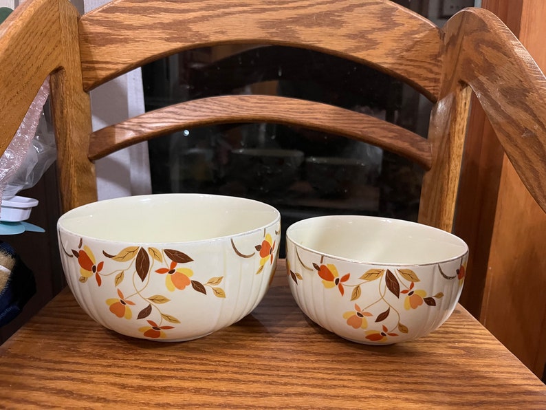 Vintage Collectible Halls Superior Quality Kitchenware 2 Nesting Mixing ...