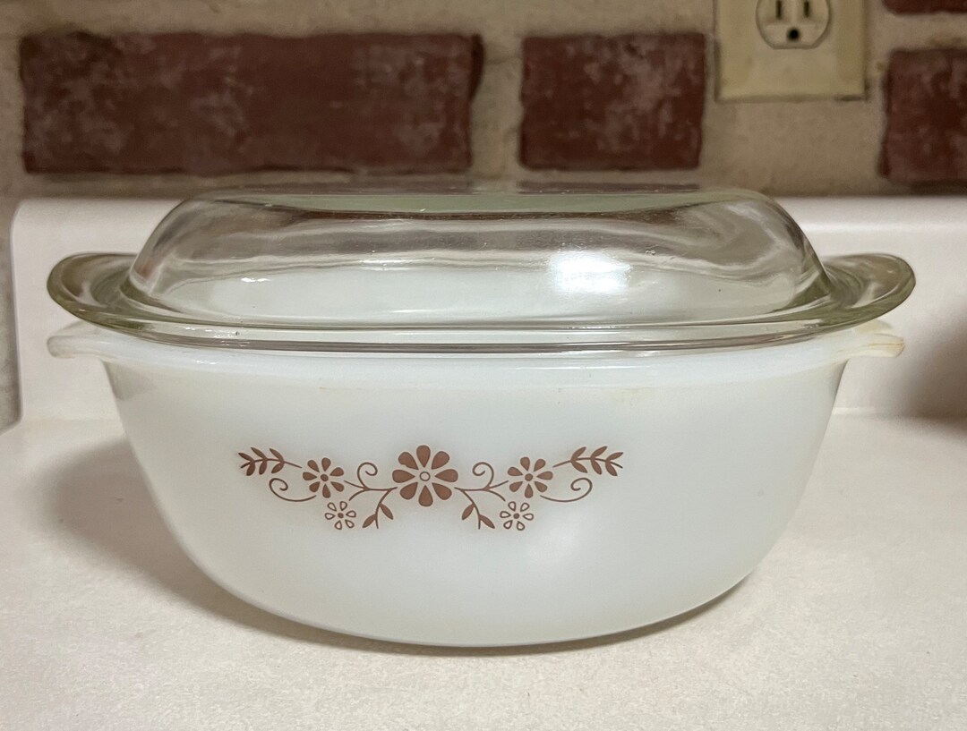 Vintage 1960s Collectible Dynaware Pyr-o-rey Brown Daisy Milk Glass ...