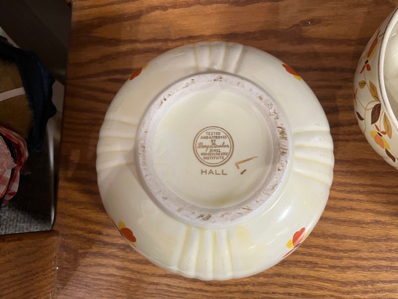 Vintage Collectible Halls Superior Quality Kitchenware 2 Nesting Mixing ...