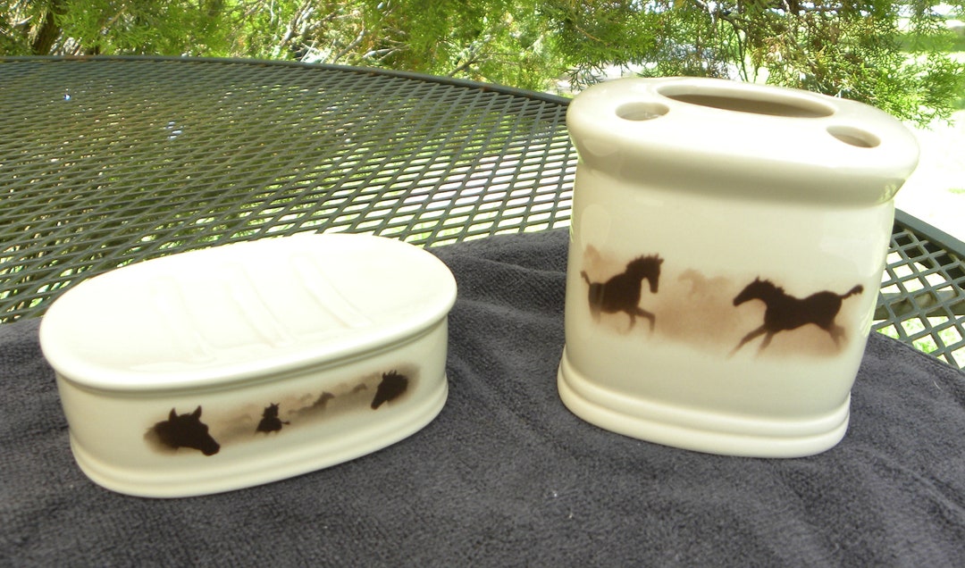 Vintage 2pc BIG SKY Carvers Wild Horse Ll thomas Norby Barn Country ...