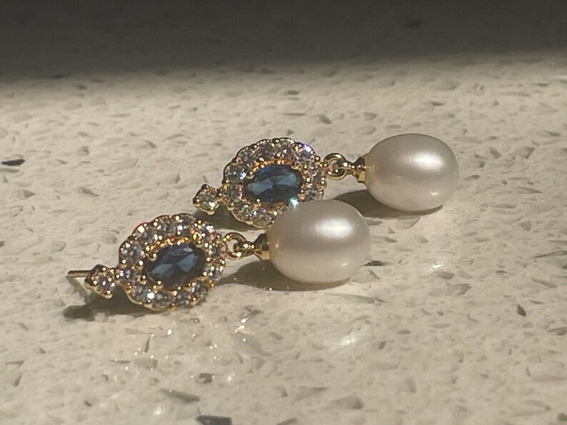 Kate Middleton Natural Pearl Signature Sapphire Earrings Yellow Gold ...