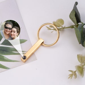 Photo Projection Keychain, Custom Picture Keychain Engraved Keyring ...