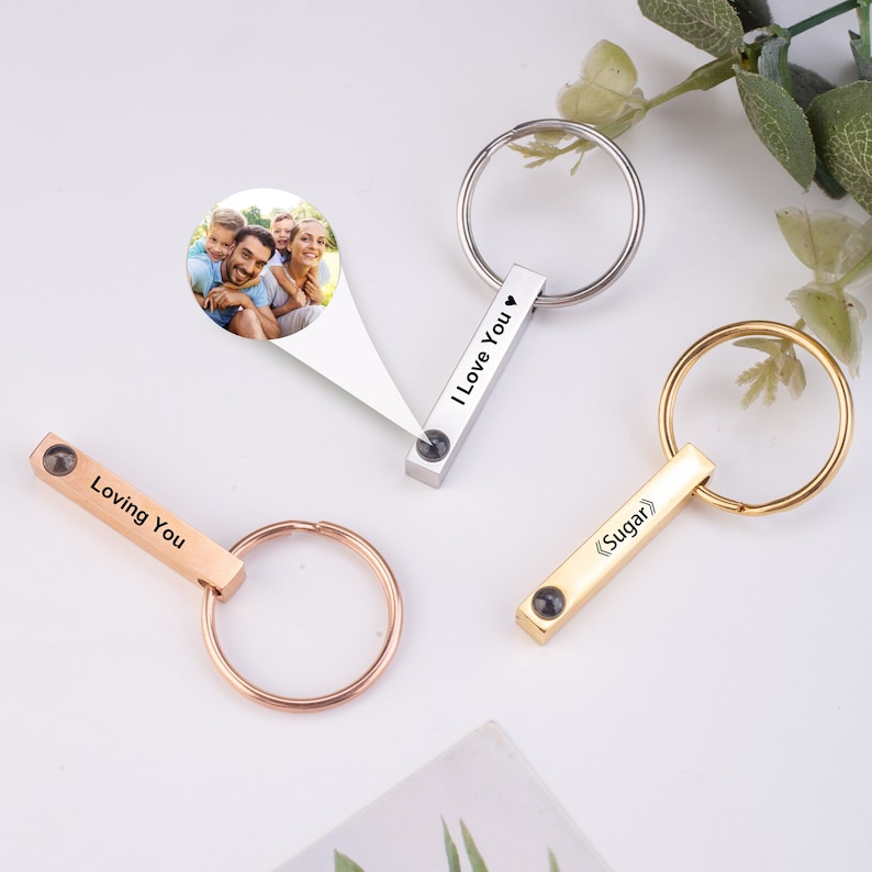 Photo Projection Keychain, Custom Picture Keychain Engraved Keyring ...