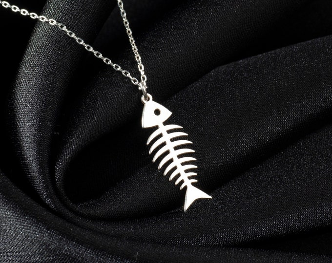 KAITLYN Fishbone Chain Choker Layering Necklace in Gold or Silver ...