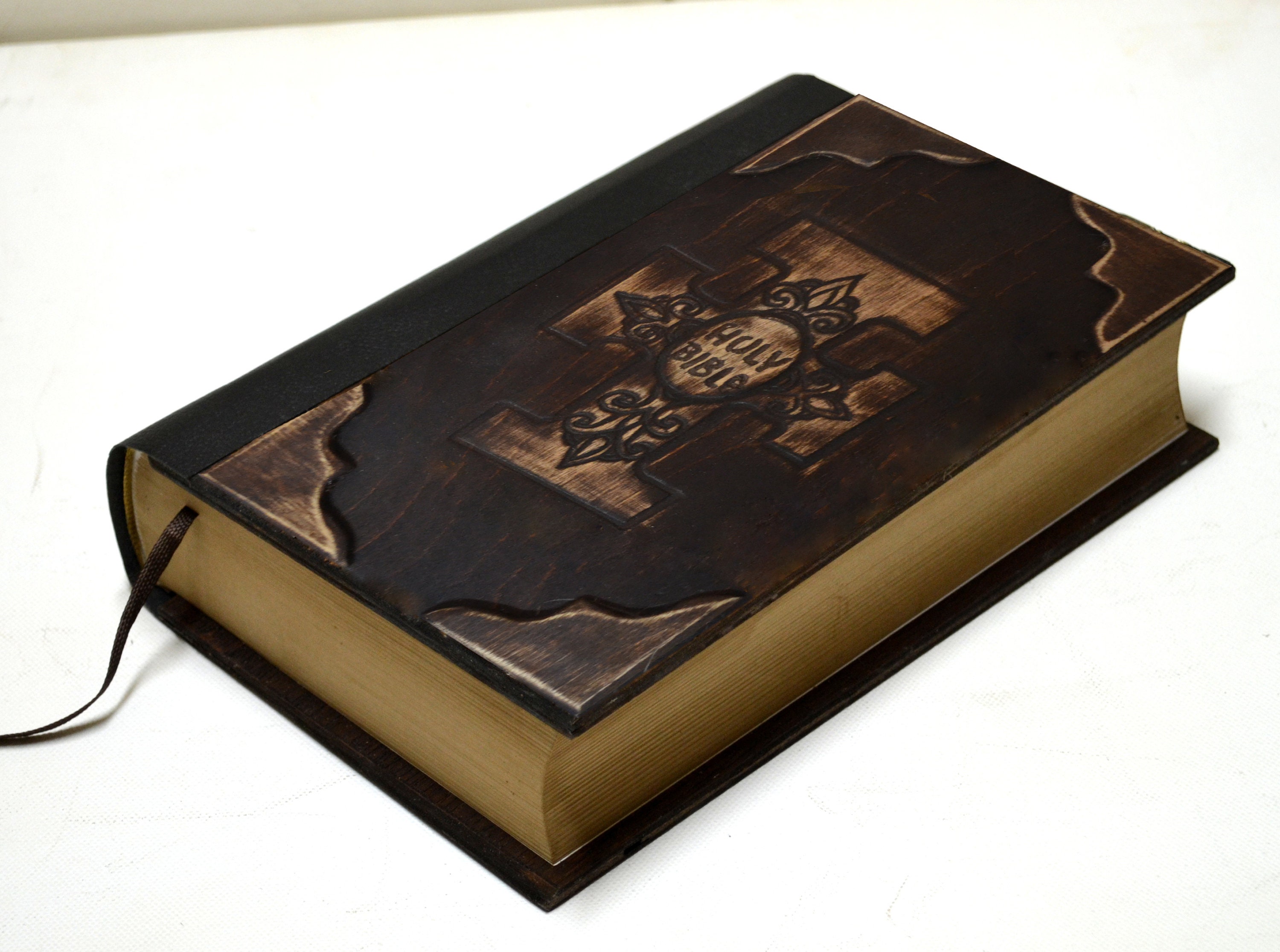 Holy Bible , KJV , Old Looking Bible , Medieval Style , Antique Effect ...