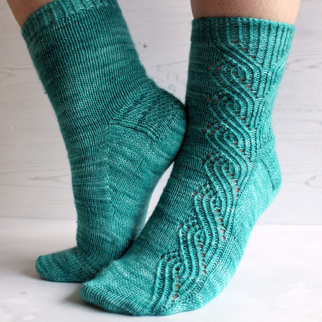 Fiadhta - Textured Lace Sock Knitting Pattern - Etsy
