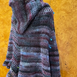 Hooded Poncho/cape: Easy Beginner Crochet Pattern & Photo Tutorial ...