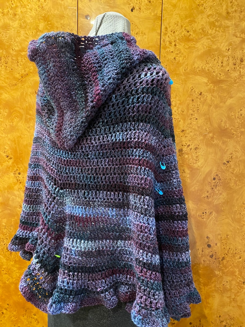 Hooded Poncho/cape: Easy Beginner Crochet Pattern & Photo Tutorial ...
