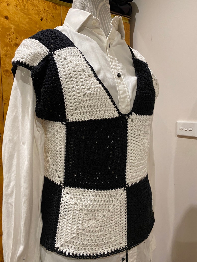 Wednesday Addams' Loose Black&white Check Vest - HOW to CROCHET IT ...