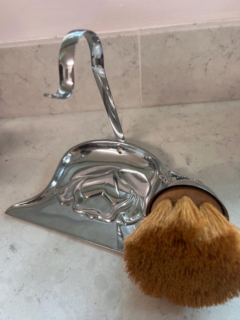 Stylish Art Deco Crumb Tray and Brush. Chrome / Vintage Brush and Pan ...