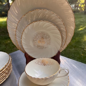 1 LENOX 5 Piece Place Setting in the Orleans Pattern, USA - Etsy