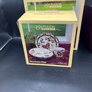 Oneida Strawberry Plaid 3 Piece Dish Set - Etsy