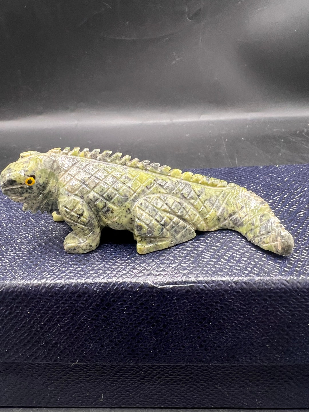 Hand Carved Serpentine Jade Iguana Lizard Carving 4 X 1 3/10 Inches ...