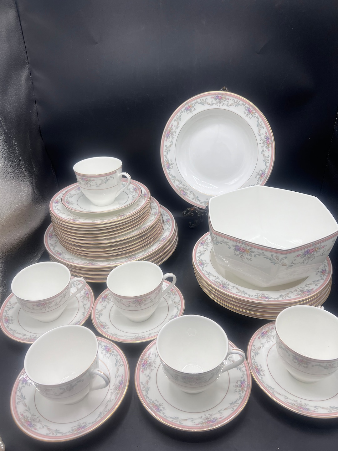 Mikasa Spring Crest Bone China + 40 Pieces New Setting for 6/ Vintage ...