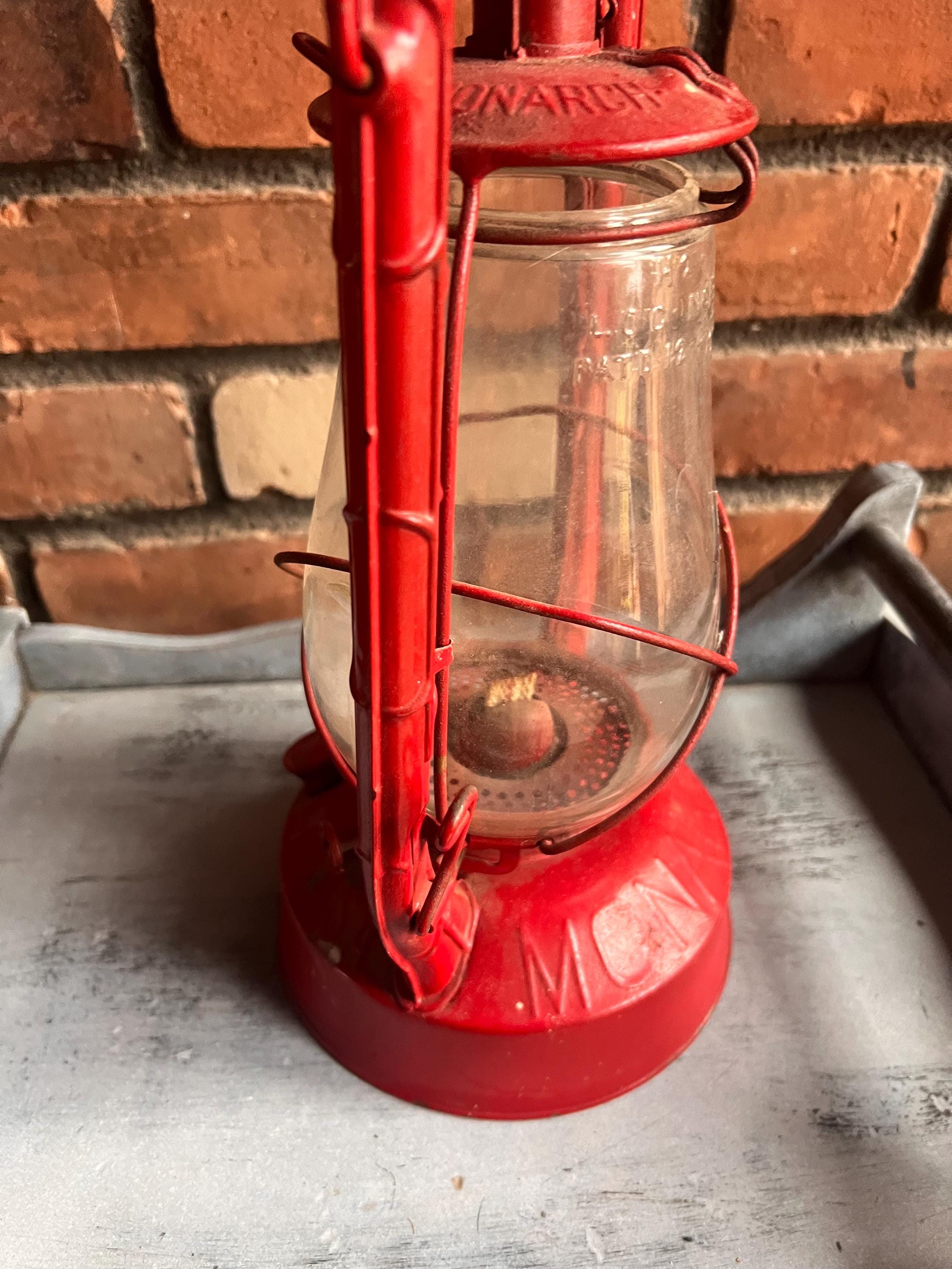Monarch Dietz -original Red Paint Kerosene Tubular Lantern With Clear ...