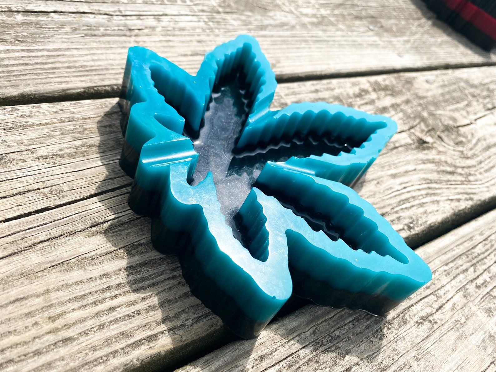 Teal and Black Resin Marijuana Leaf Ashtray - Etsy