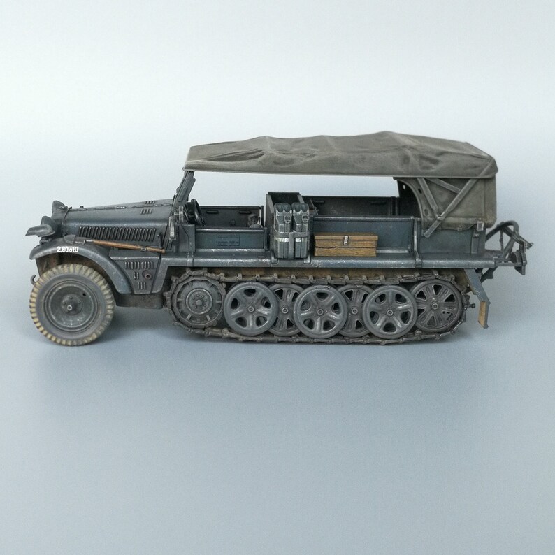 German Half-track Vehicle Sd.kfz.10 Demag D7. WWII Military Model ...