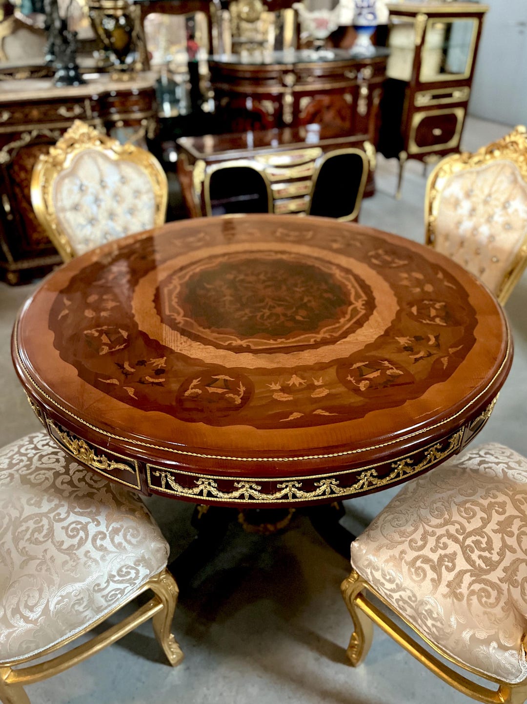 Round Dining Table Retro Baroque Style Wooden Brown Table Antique ...