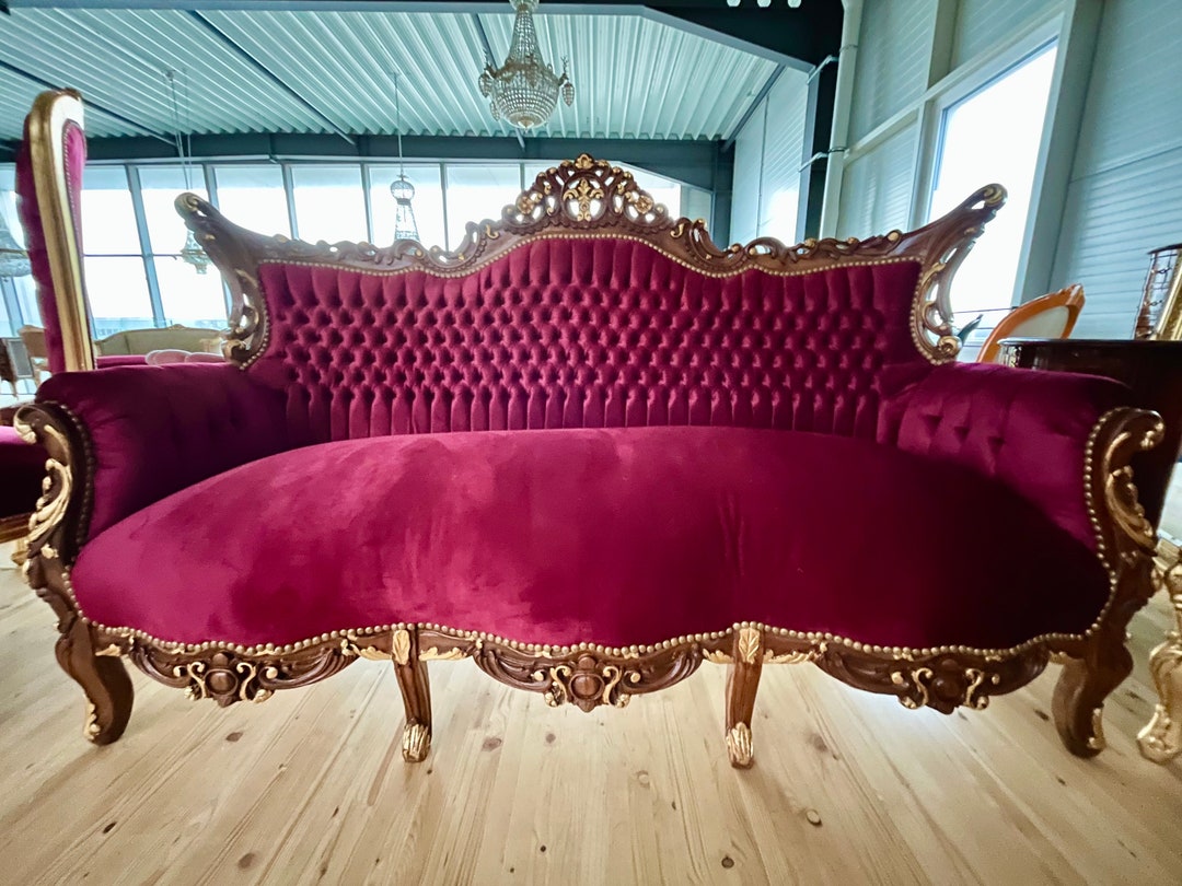 Loungesofa aus Rotem Samt im Barockstil für ein Neues Zuhause / Lounge ...