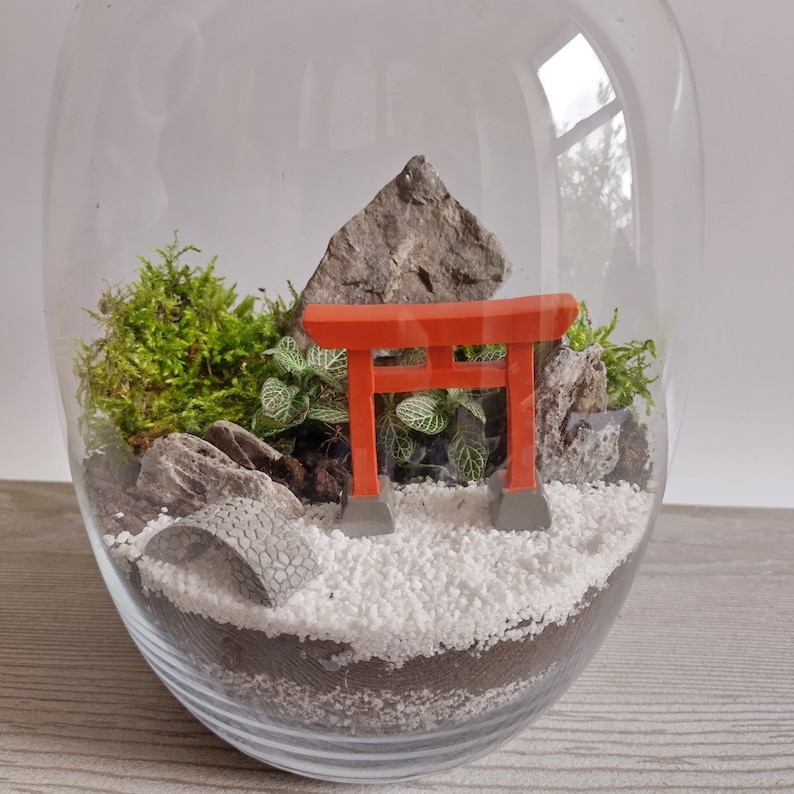 Miniature Torii Gate Made of Premium Quality Resin / Ideal for ...