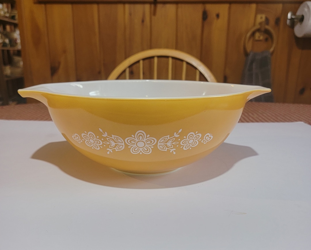 Pyrex Butterfly Gold Cinderella Bowl 444 4qt. 13 Handle to Handle & 10 ...