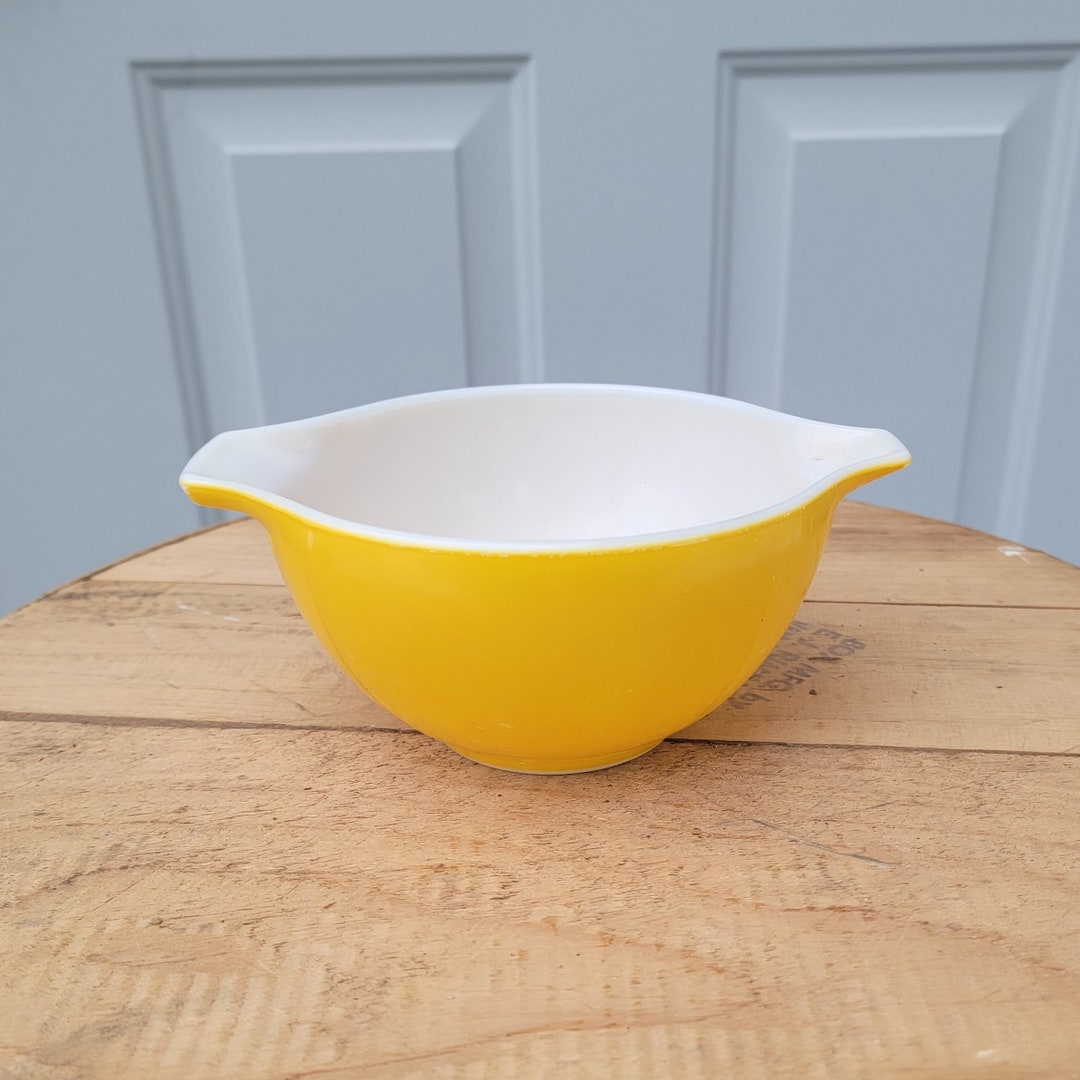 Pyrex Yellow Cinderella Bowl 441 1-1/2pt. It Measures 7-1/2handle to ...