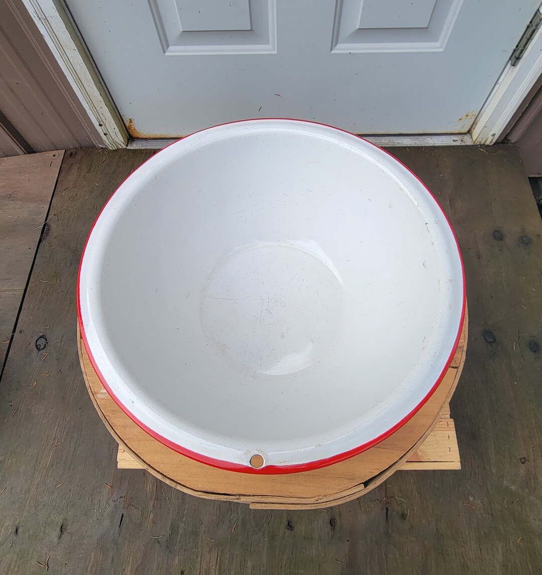 Enamelware Large Bowl/wash Basin White With Red Trim. 12w X 4-5/8h ...