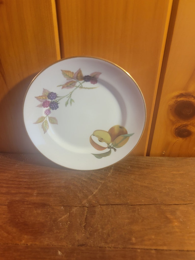 1 Royal Worcester Fine Porcelain Evesham Pattern Bread Plates. 6-5/8w ...
