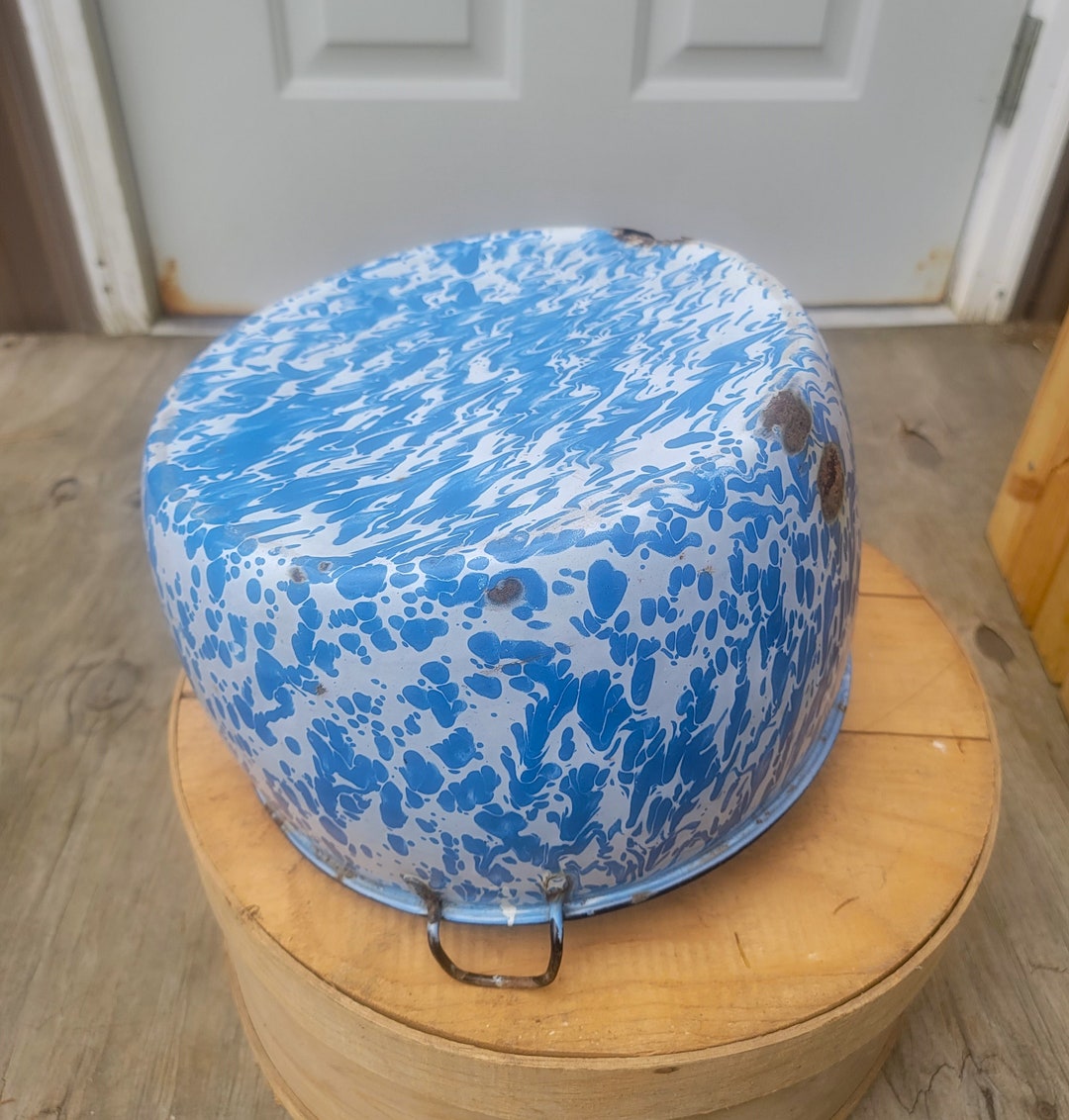Blue & White Splatterware Pot With Handles. It Measures 11-3/4w X 6-1 ...