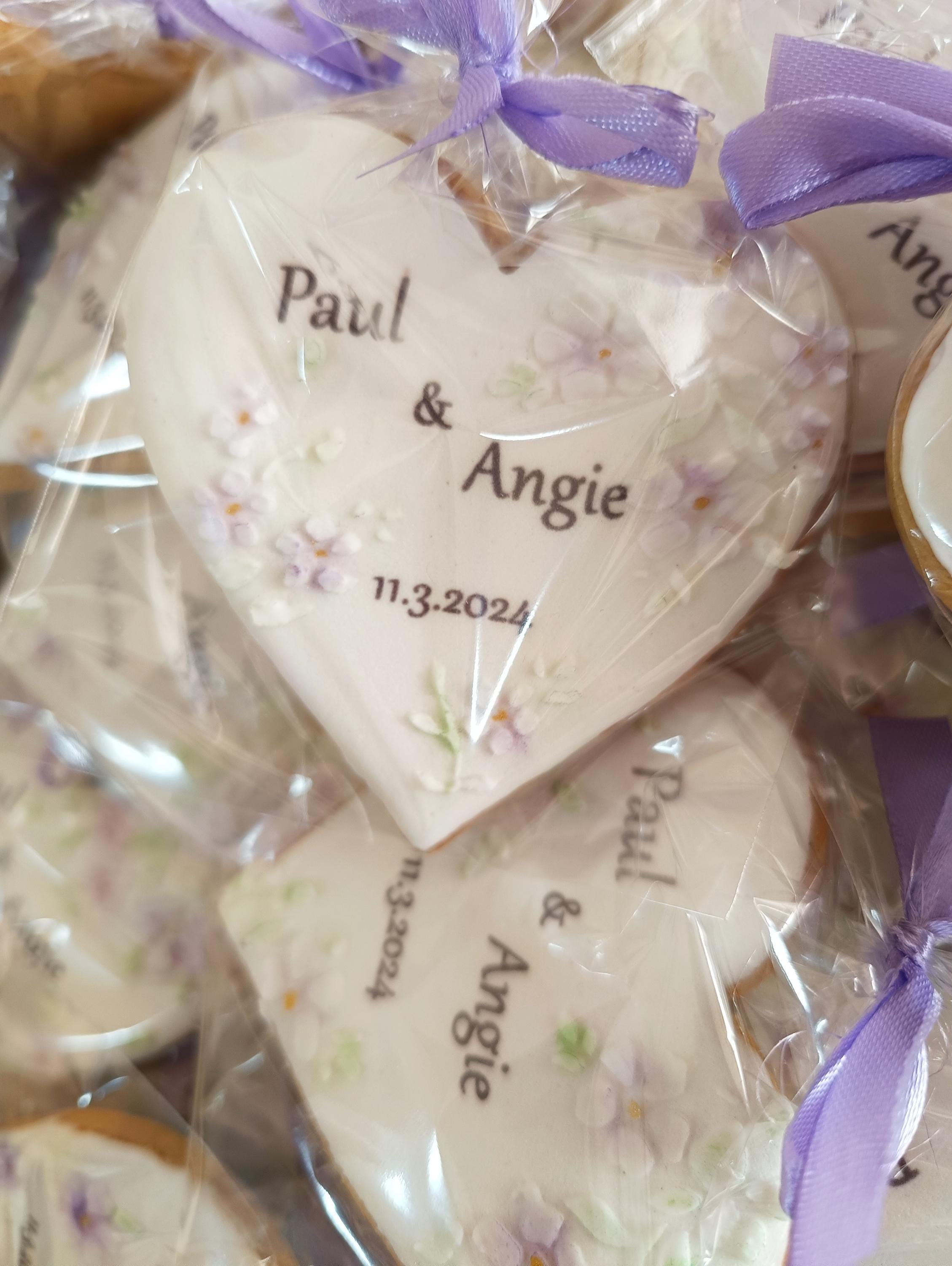 5 Cookies Wedding Names and Date Biscuit Cookie Heart Shaped Sugar ...