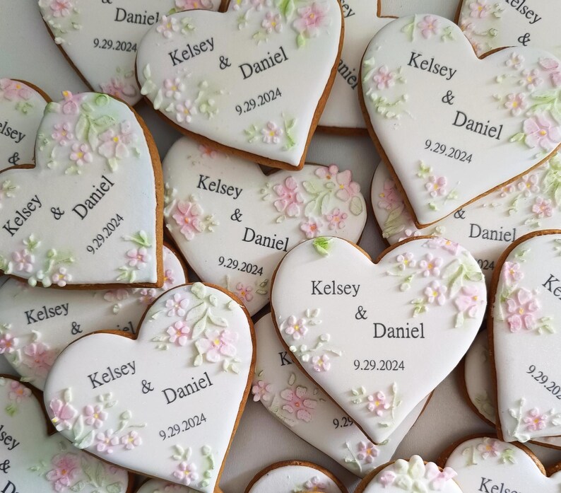 5 Cookies Wedding Names and Date Biscuit Cookie Heart Shaped Sugar ...