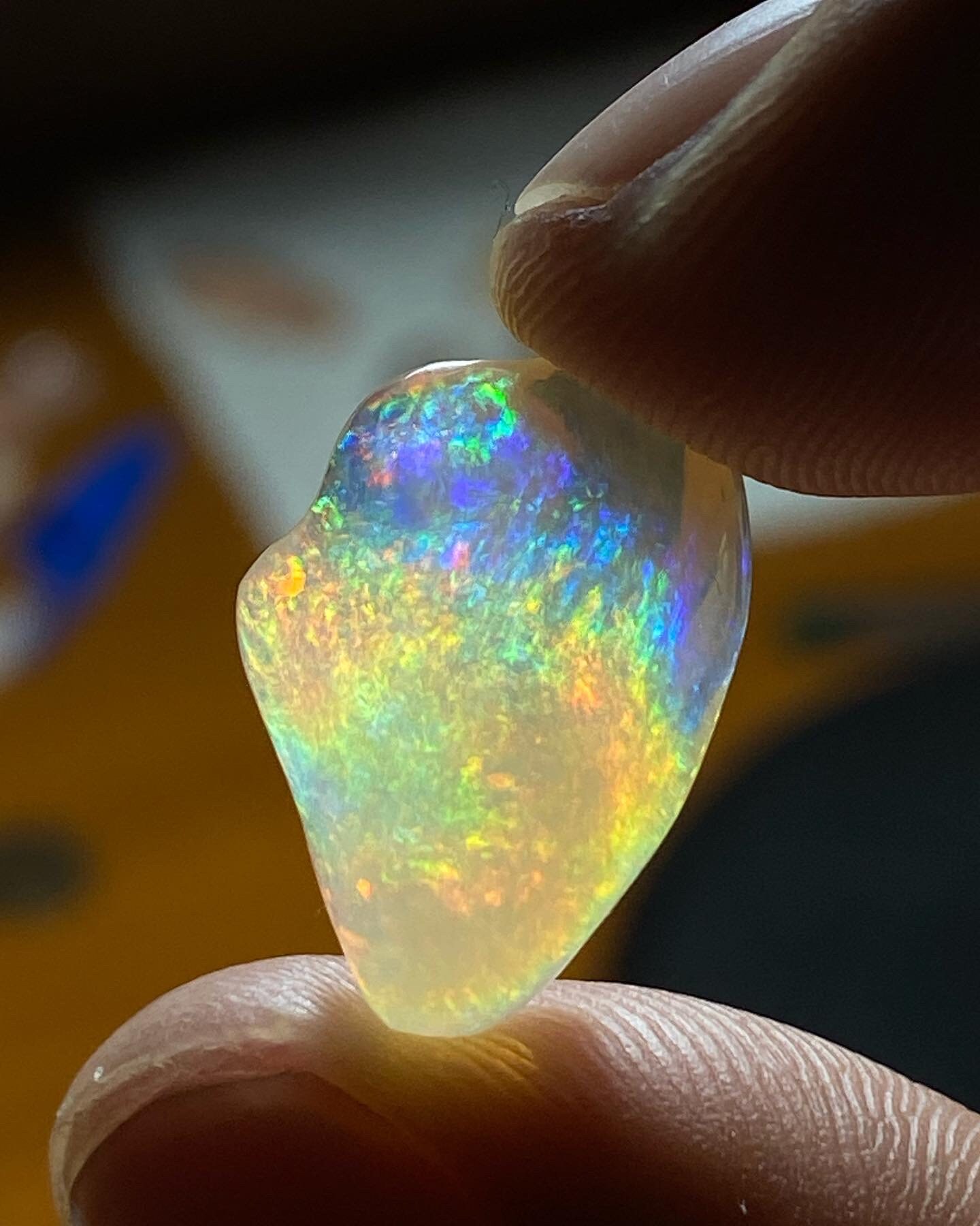 Amazing Fire Opal With Its Dazzling Rainbow Contraluz Sparkles Weight 7 ...