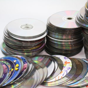 Bundle of Used/ Scratched Cds and Dvds Discs Reflectors for Crafts, Art ...
