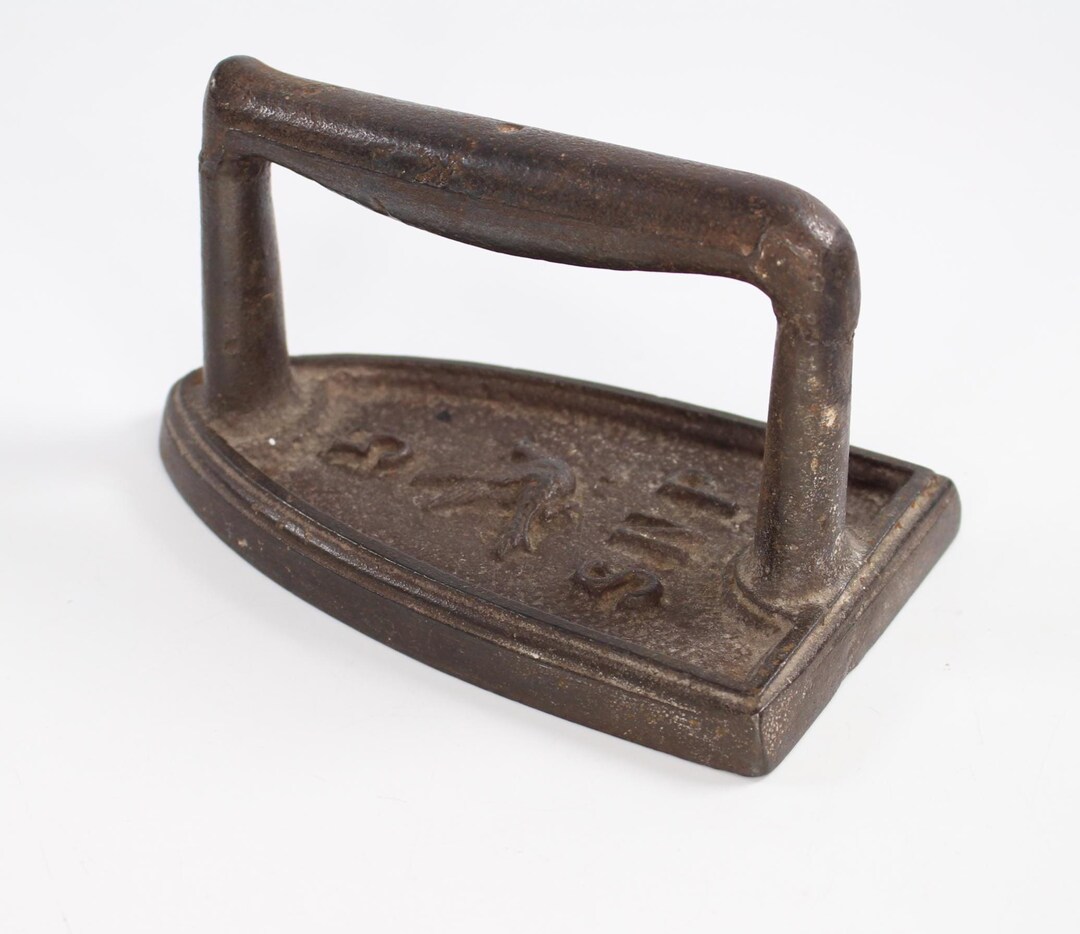 Vintage Antique Flat Iron No 5 'SNP' Sad Iron Cast Iron Metalware ...