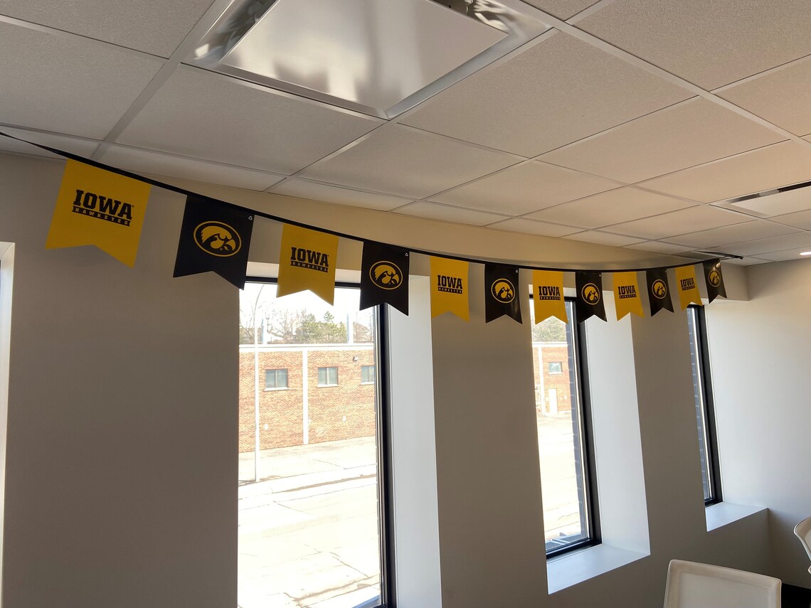 Iowa Hawkeyes Pennant Flags 18' of String With 12 Flags University of ...