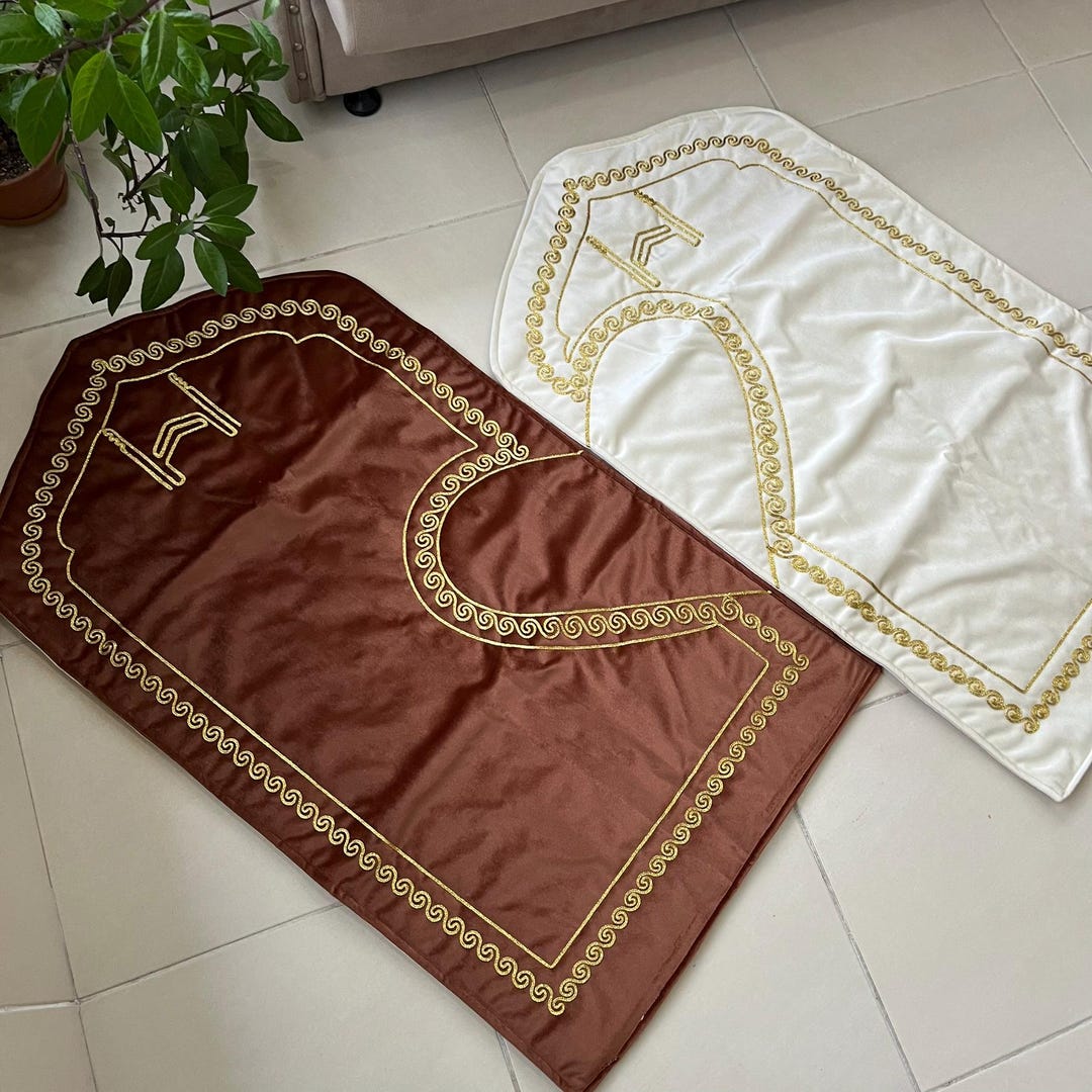 Personalized Couple Set | Prayer Mat With Heart Design | Islamic Gift ...