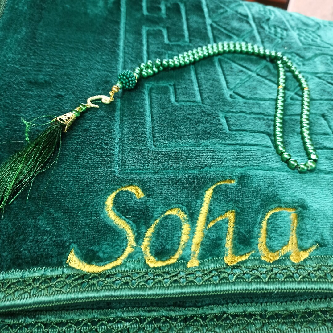 Personalized Thick Padded Velvet Prayer Mat, Premium Quality Prayer Rug ...