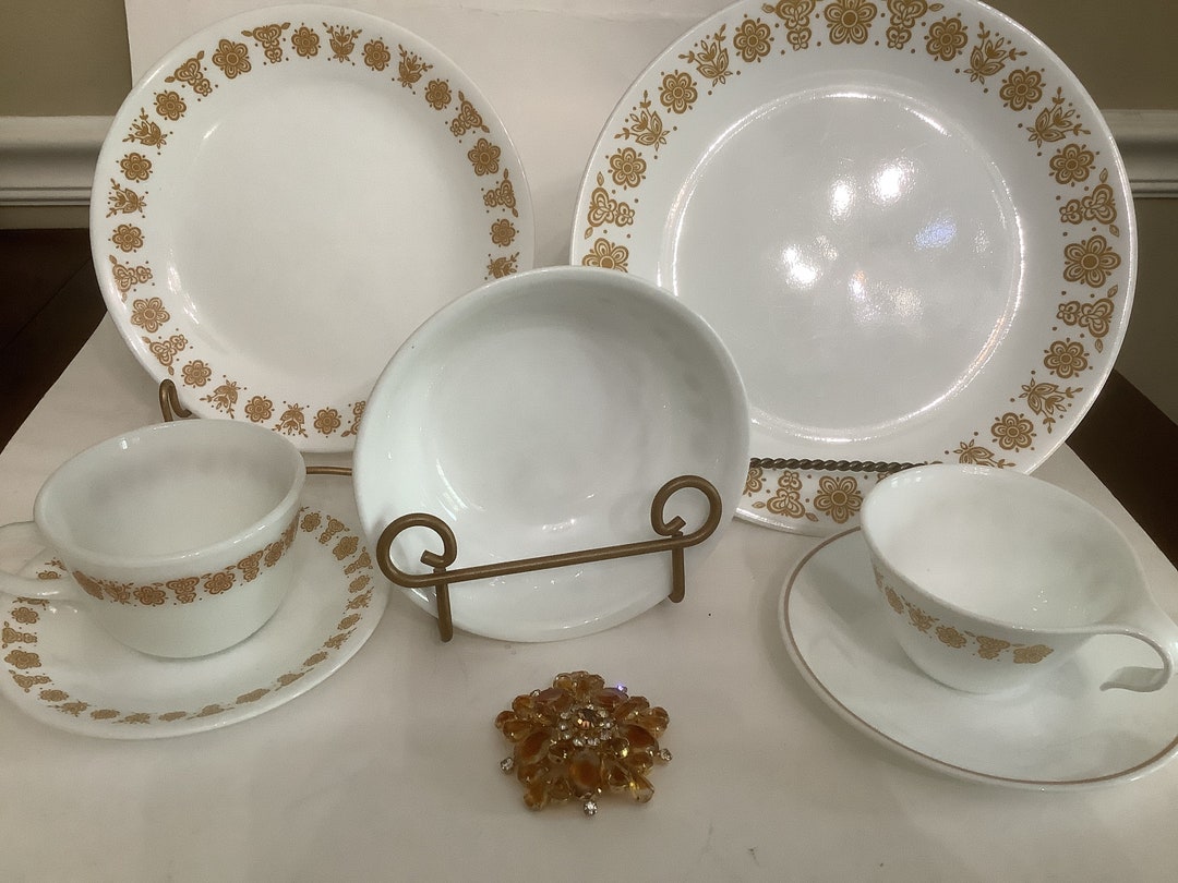 1970s Vintage Corelle Livingware by Corning Dinnerware, Saucer and Cups ...