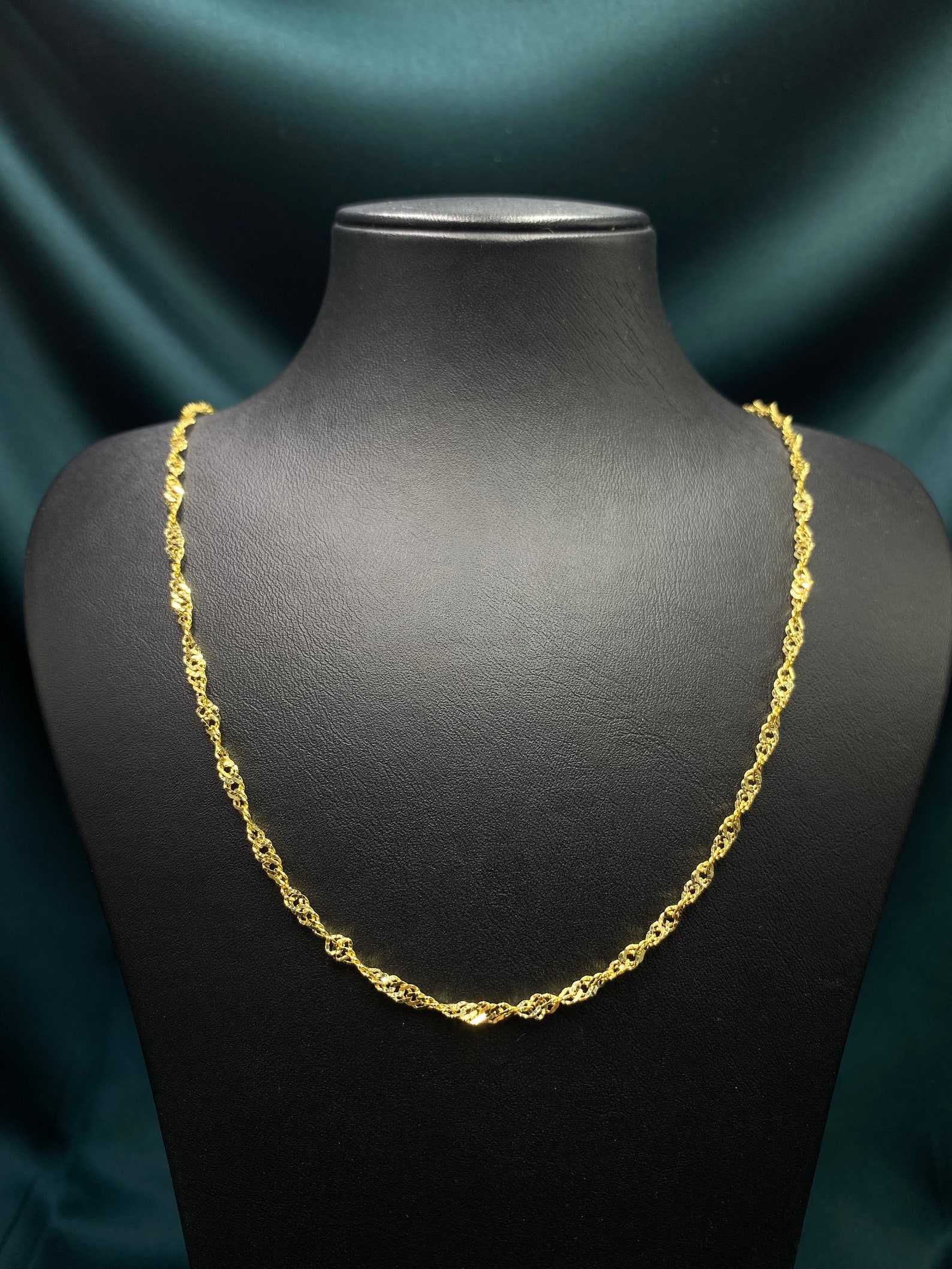 14k Solid Gold Singapore Chain Necklace 2.5mm Yellow Gold - Etsy