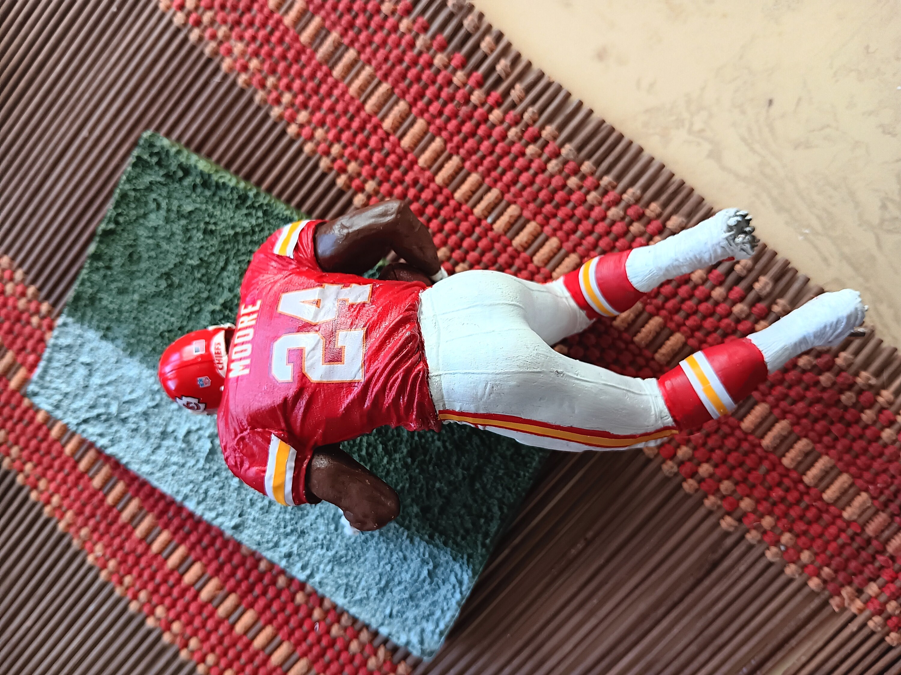 CUSTOM MCFARLANE NFL Figures (chiefs): Allen, Montana, Okoye, Thomas ...