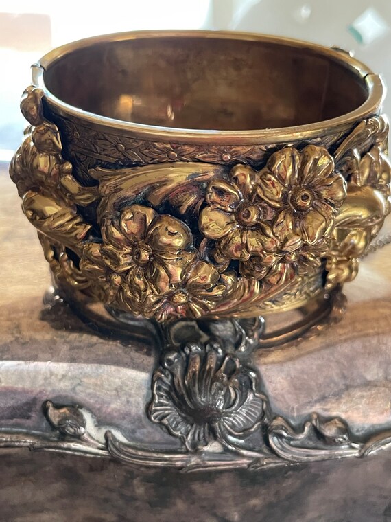 VINTAGE 1940 REPOUSSE CUFF, Art Nouveau - Gem